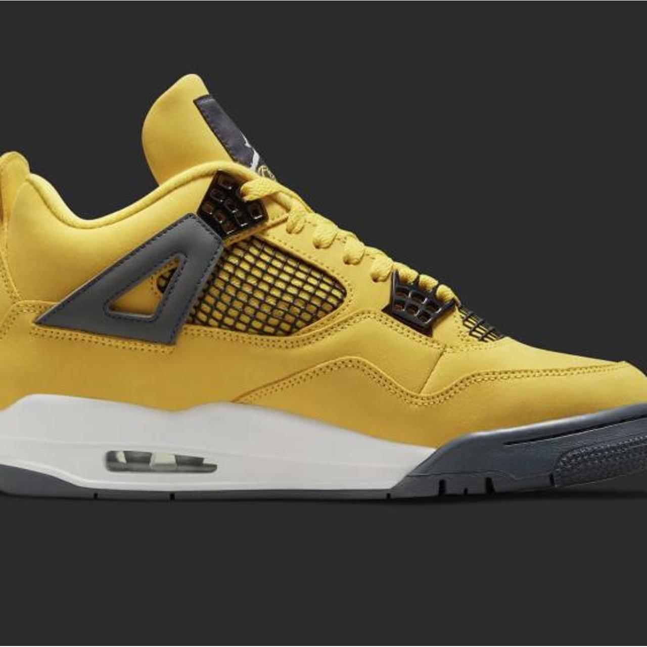 Jordan Men's Yellow and Black Trainers | Depop