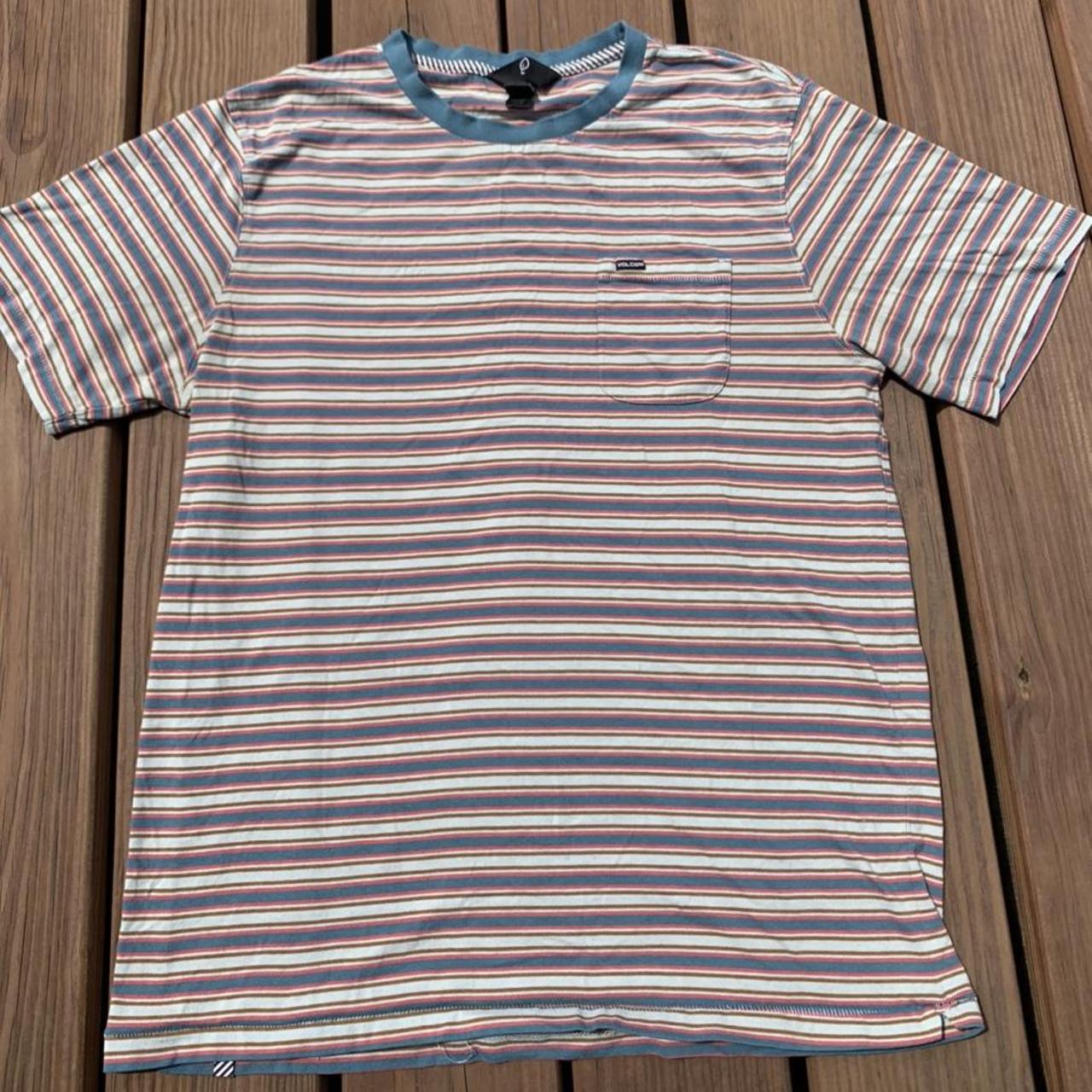 Volcom t-shirt soft material unique pattern - Depop