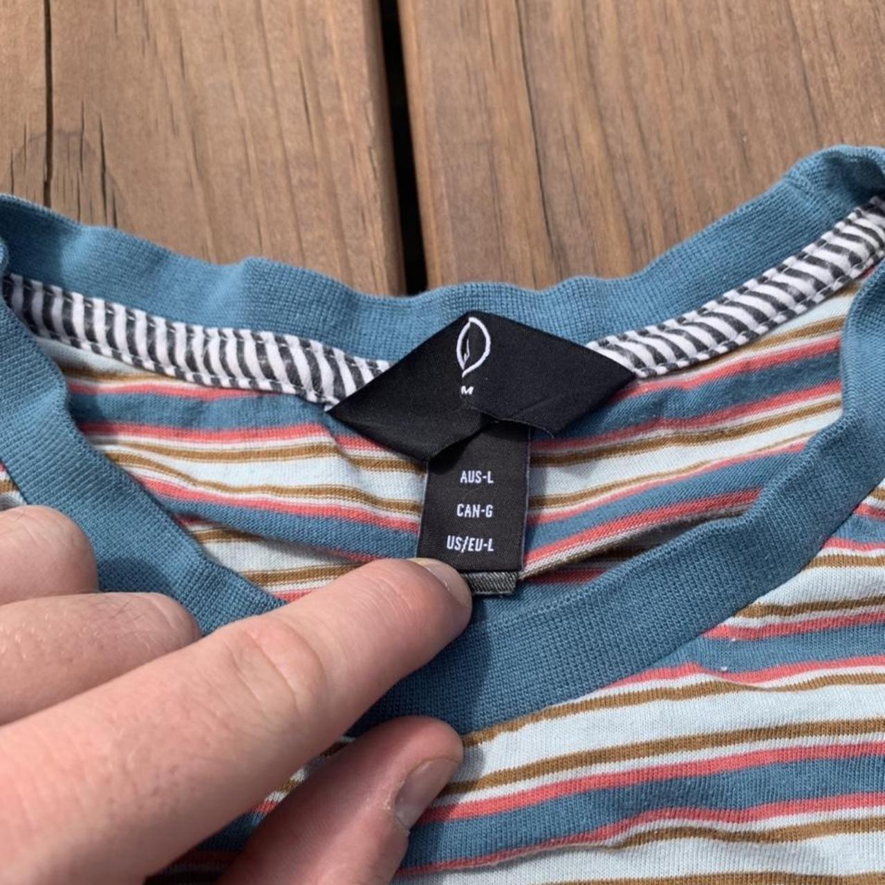 Volcom t-shirt soft material unique pattern - Depop