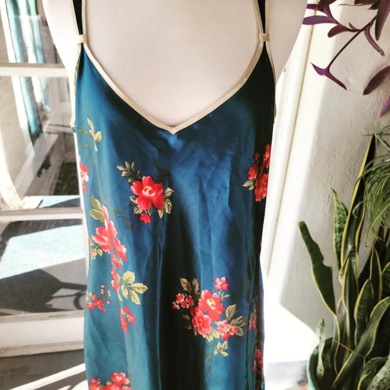 No Snags, No Rags Jones New York Sexy Satin... - Depop