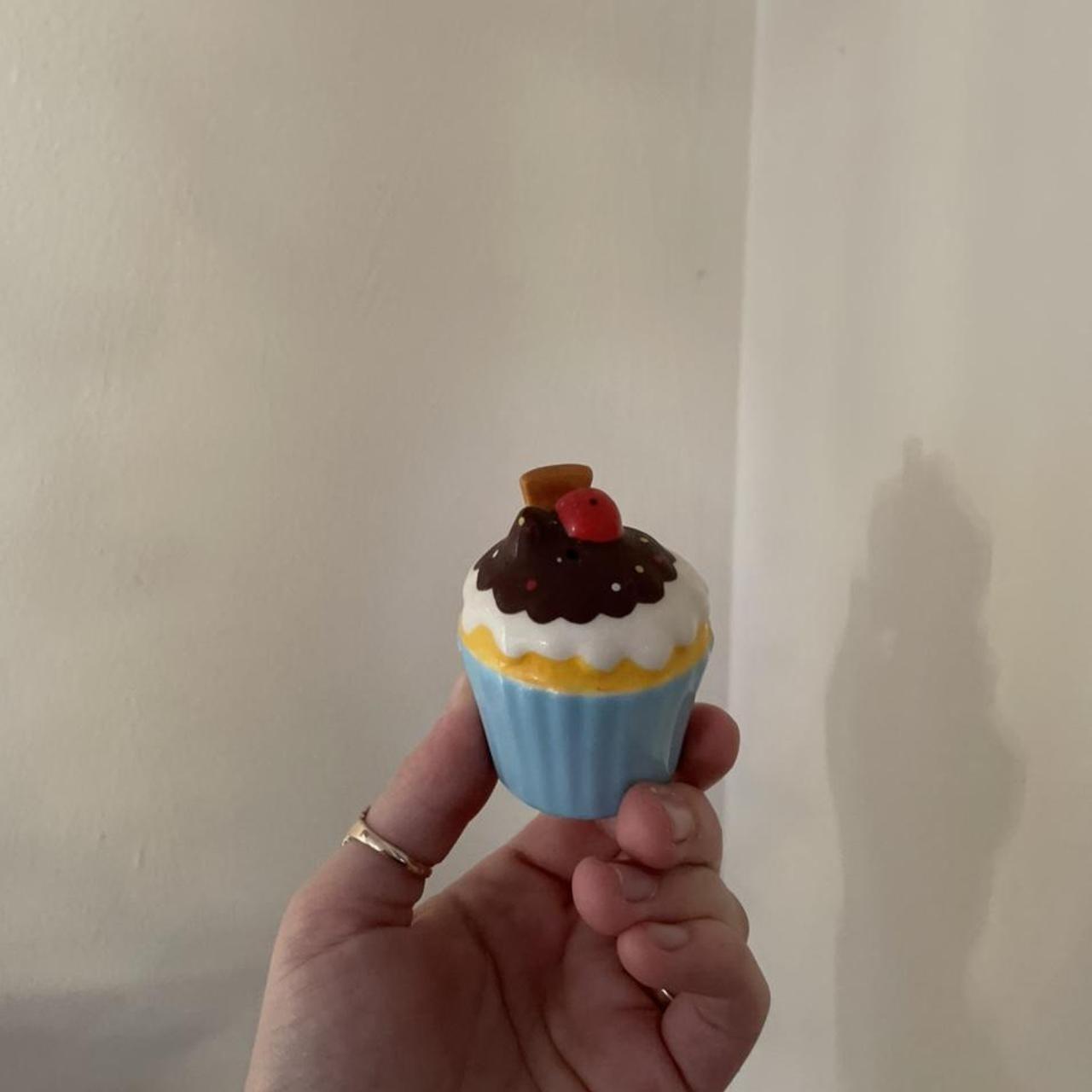 Vintage Kitsch Retro Cupcake Salt And Pepper Shakers... - Depop