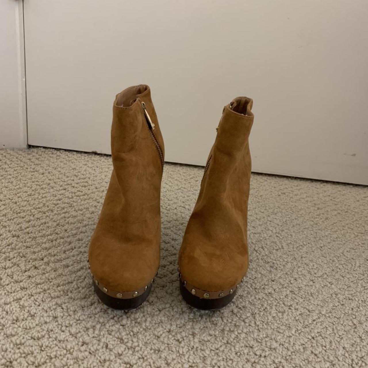 Report platform boots worn once. I’m typically a 7... - Depop