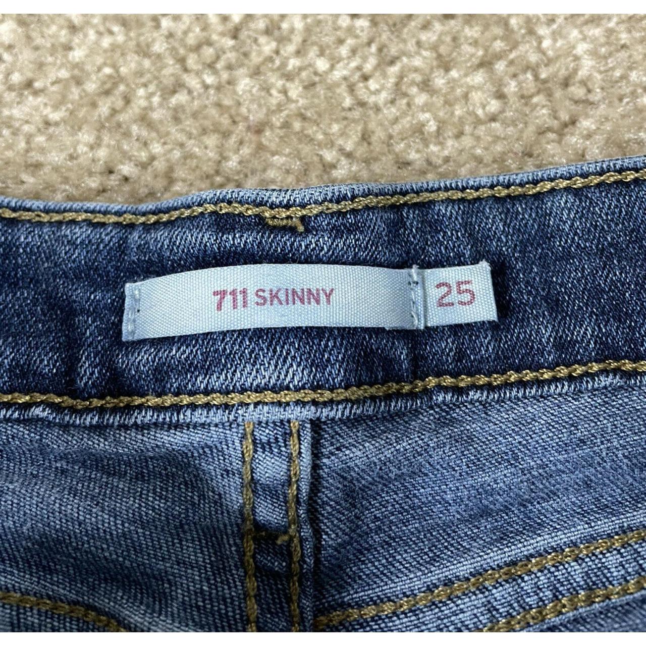 Levi's 711 Skinny Blue Jeans Women's Size 25 Low... - Depop