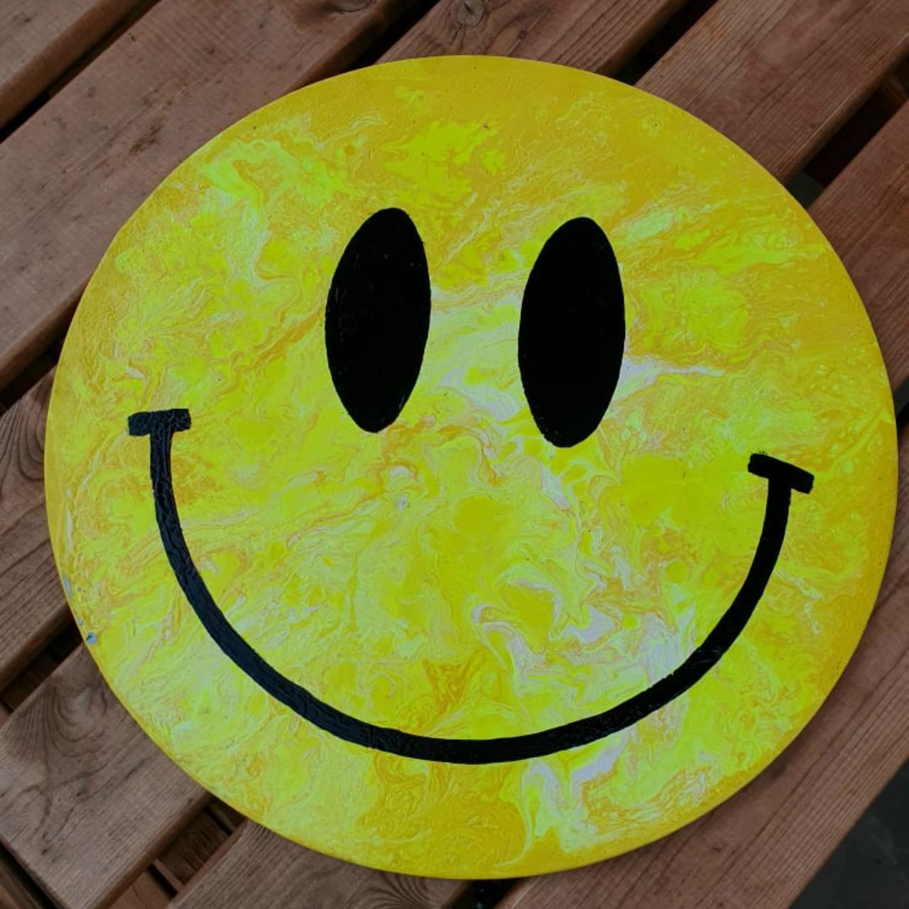 SMILEY FACE - ACRYLIC FLOW - Club Art These unique... | Depop