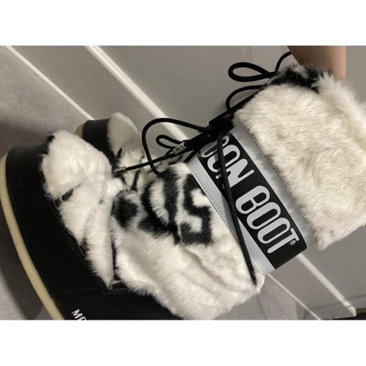 Moon boots GCDS Size UK6-7.5 - Depop