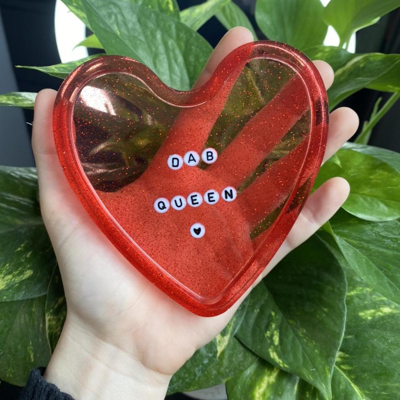 Dab Queen Heart Trinket 🍯 ️ Description: Red sparkly... - Depop