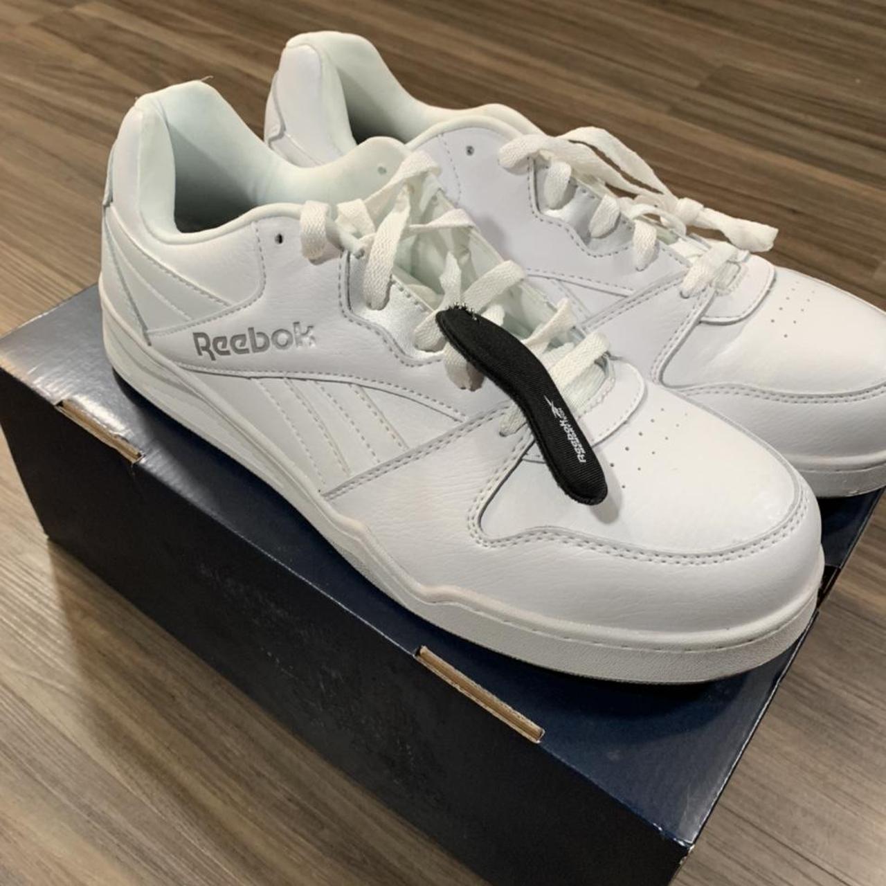 Reebok Men's White and Grey Boots | Depop