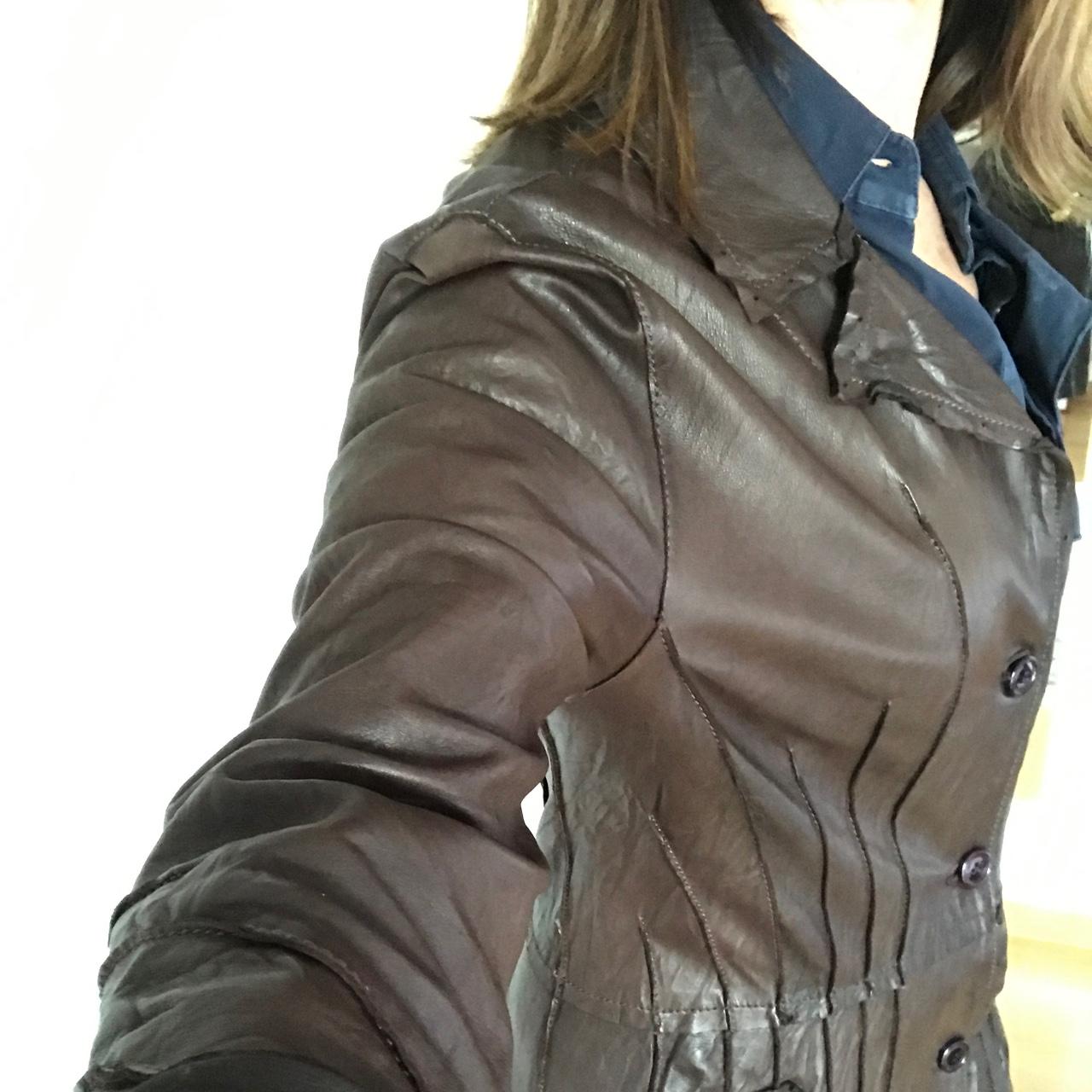 Spolverino pelle marrone scuro, vendo perché mi sta... - Depop