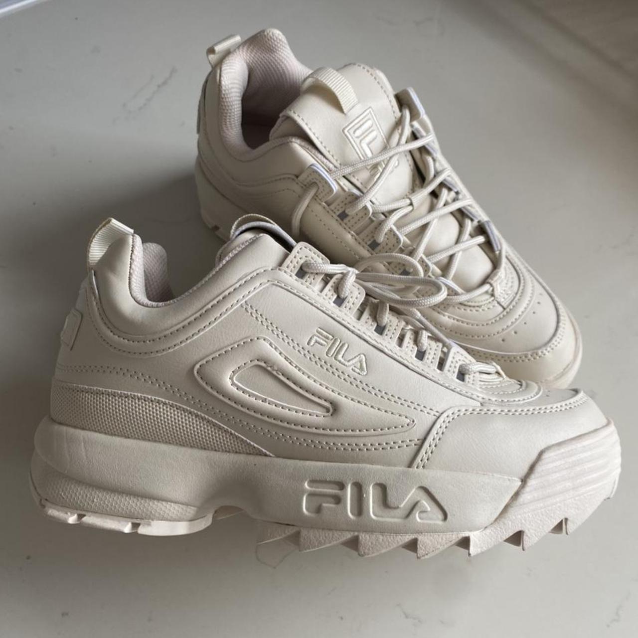 FILA Disruptor Junior trainers - Depop