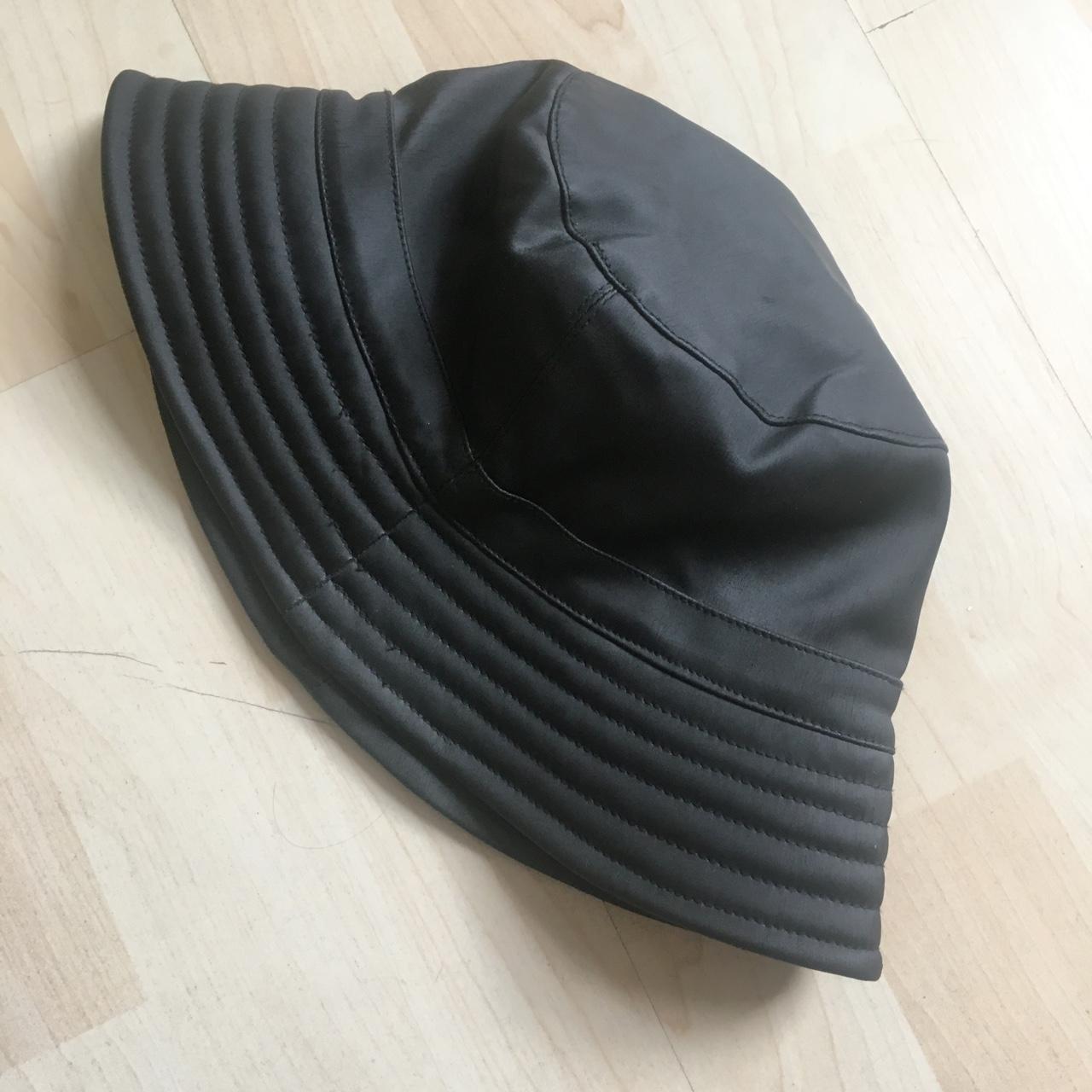 Fleece lined polyester style bucket hat in black... - Depop