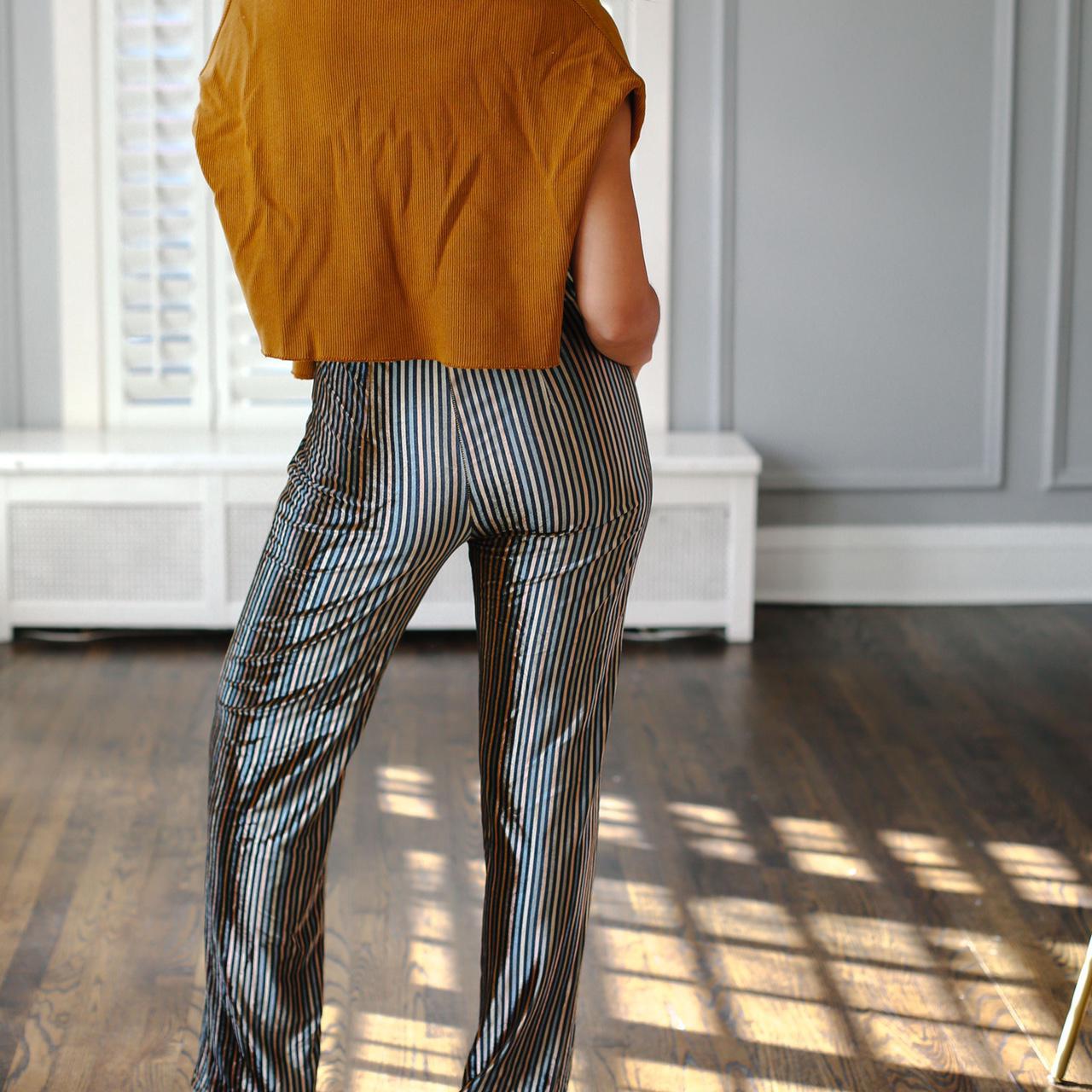 Zara fun pants with elastic waist Model is 5’9” - Depop