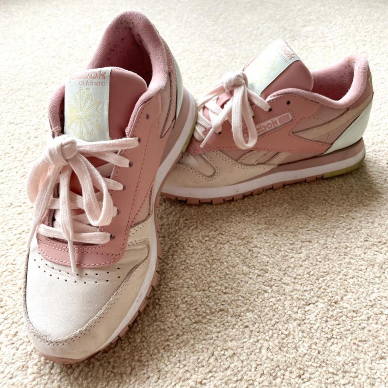 Reebok Women's Pink and Cream Trainers | Depop