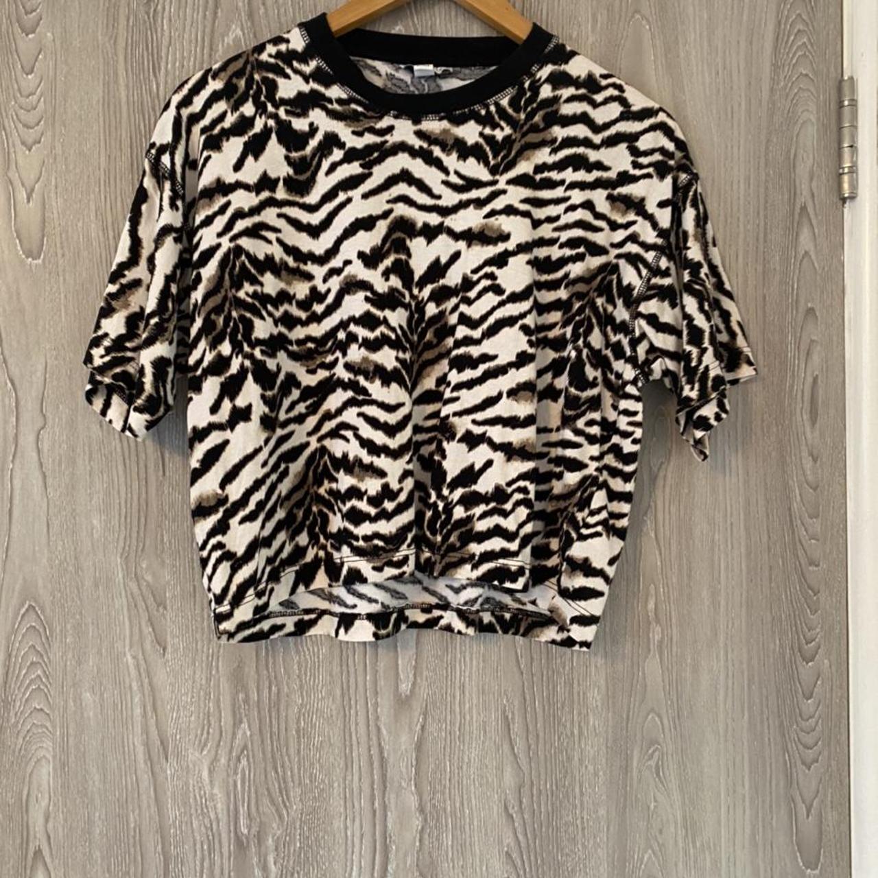 Animal print t shirt Like new Size 8 Topshop - Depop