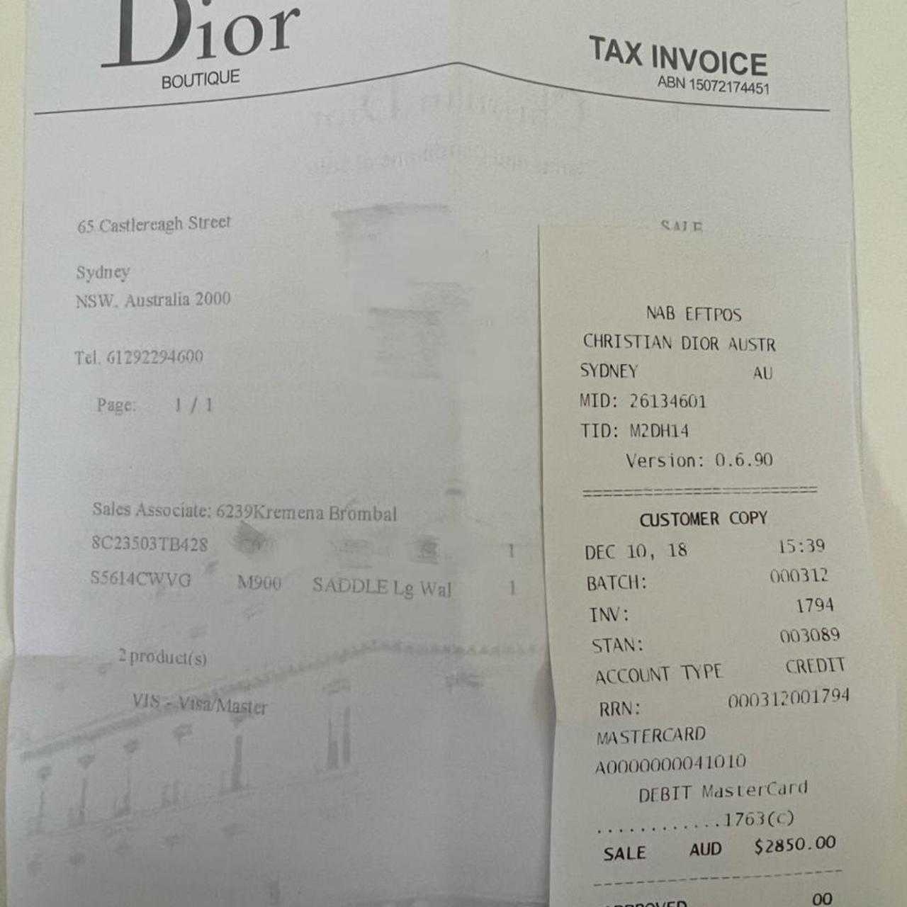 almost new authentic Dior wallet on chain - Depop