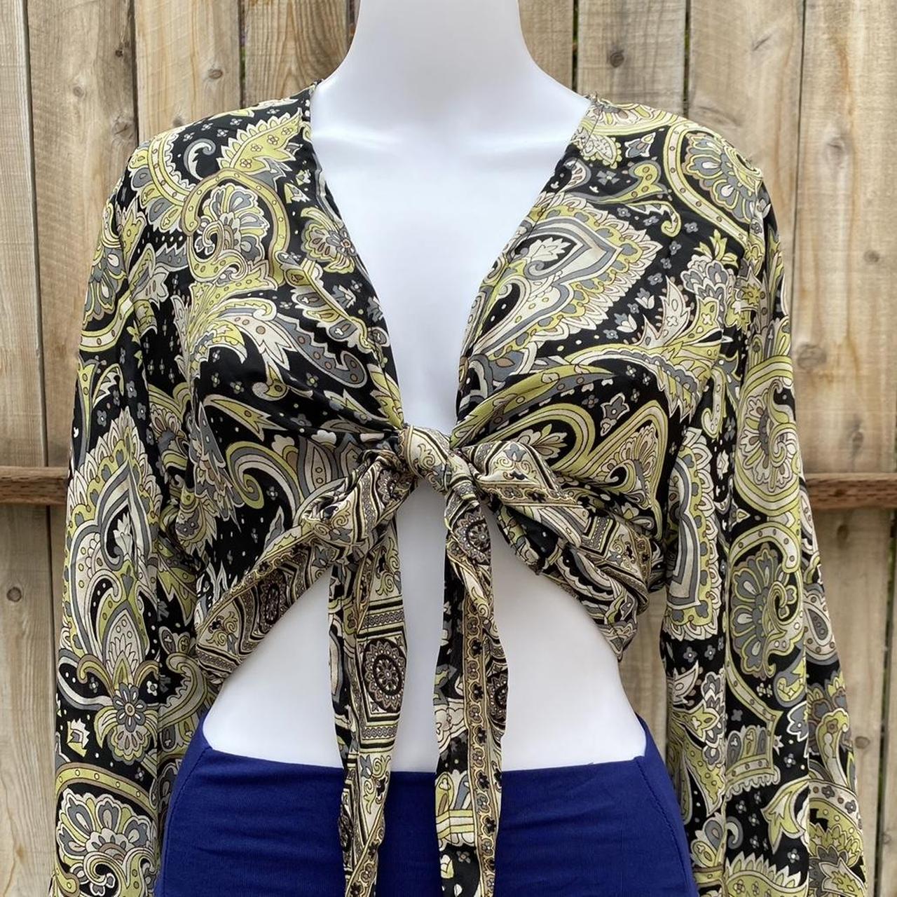 Beautiful 70s inspired top with gorgeous large... - Depop