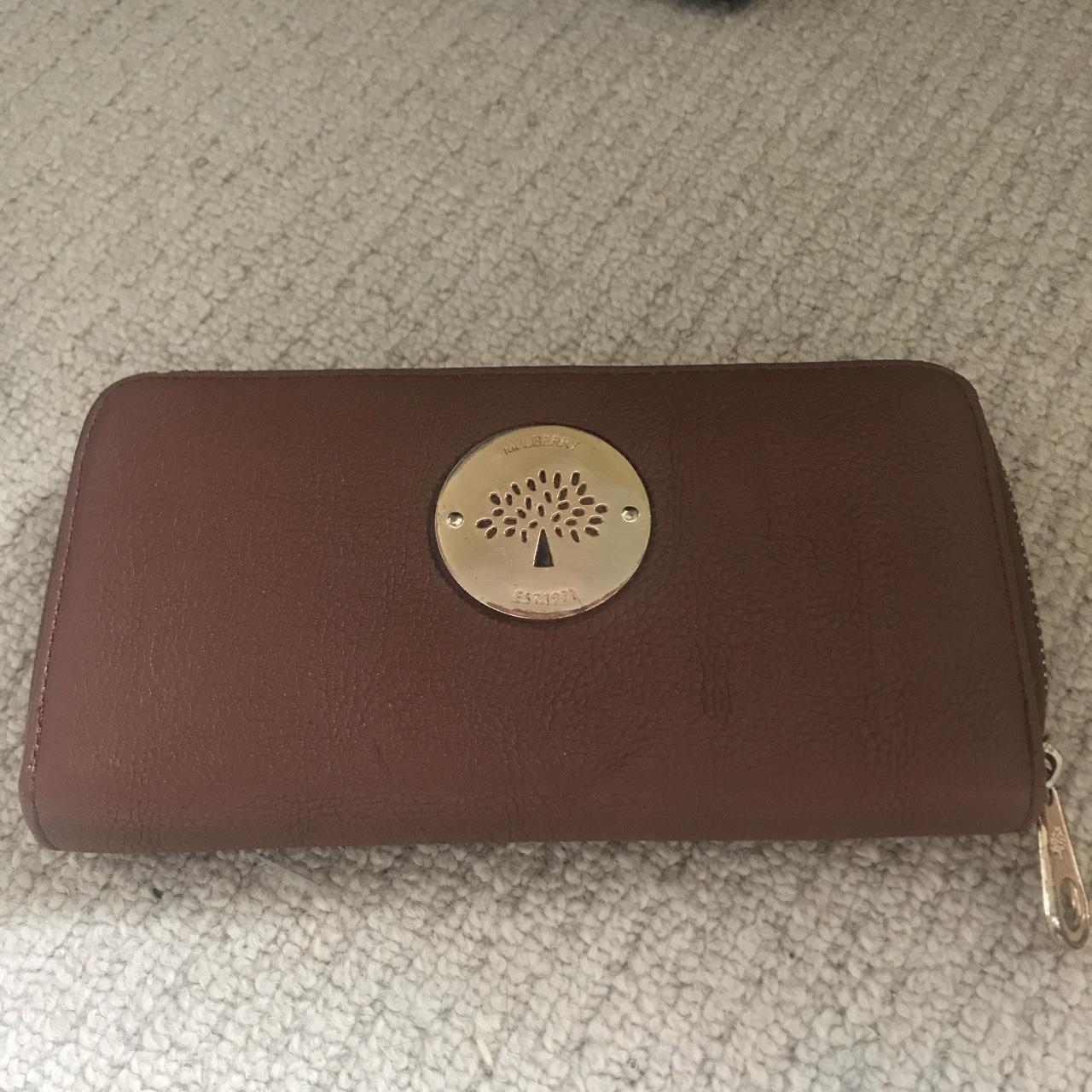 This is a fake mulberry wallet. - Depop