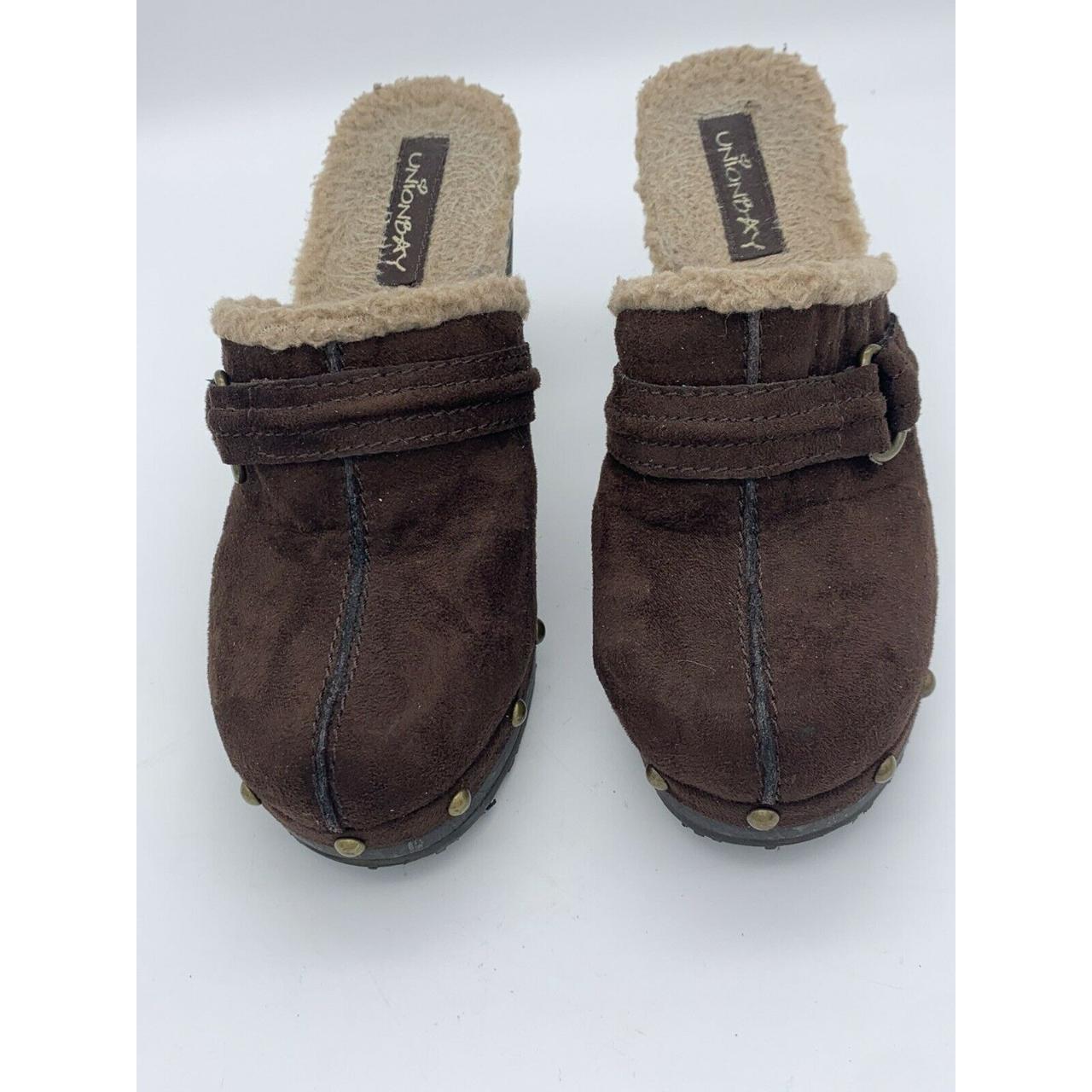 Union Bay Women's Brown and Cream Slides | Depop