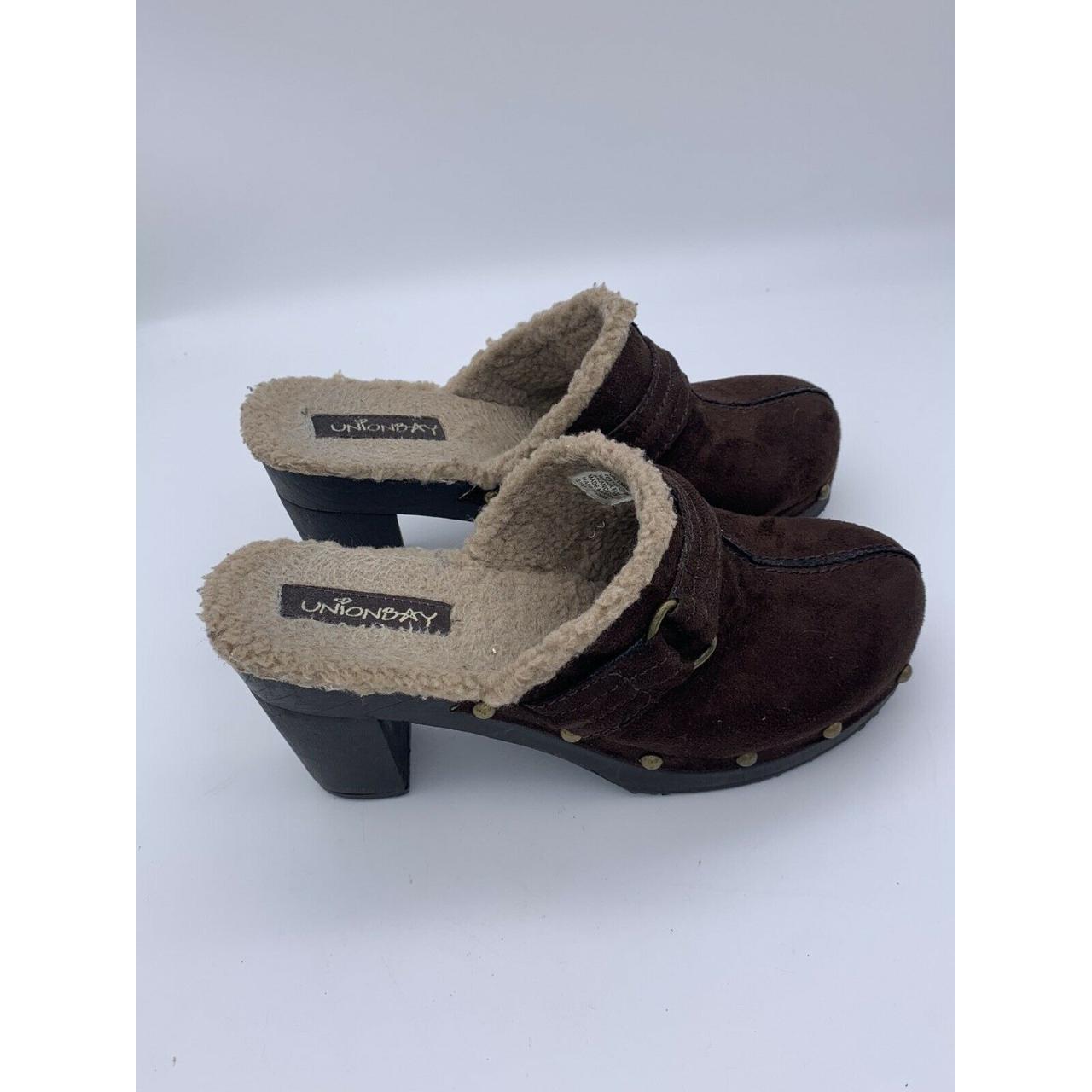 Union Bay Women's Brown and Cream Slides | Depop