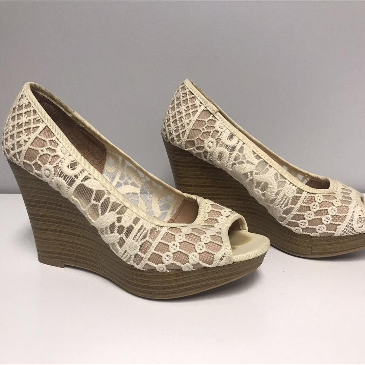 American Eagle cream colored lace Wedges open toe... - Depop