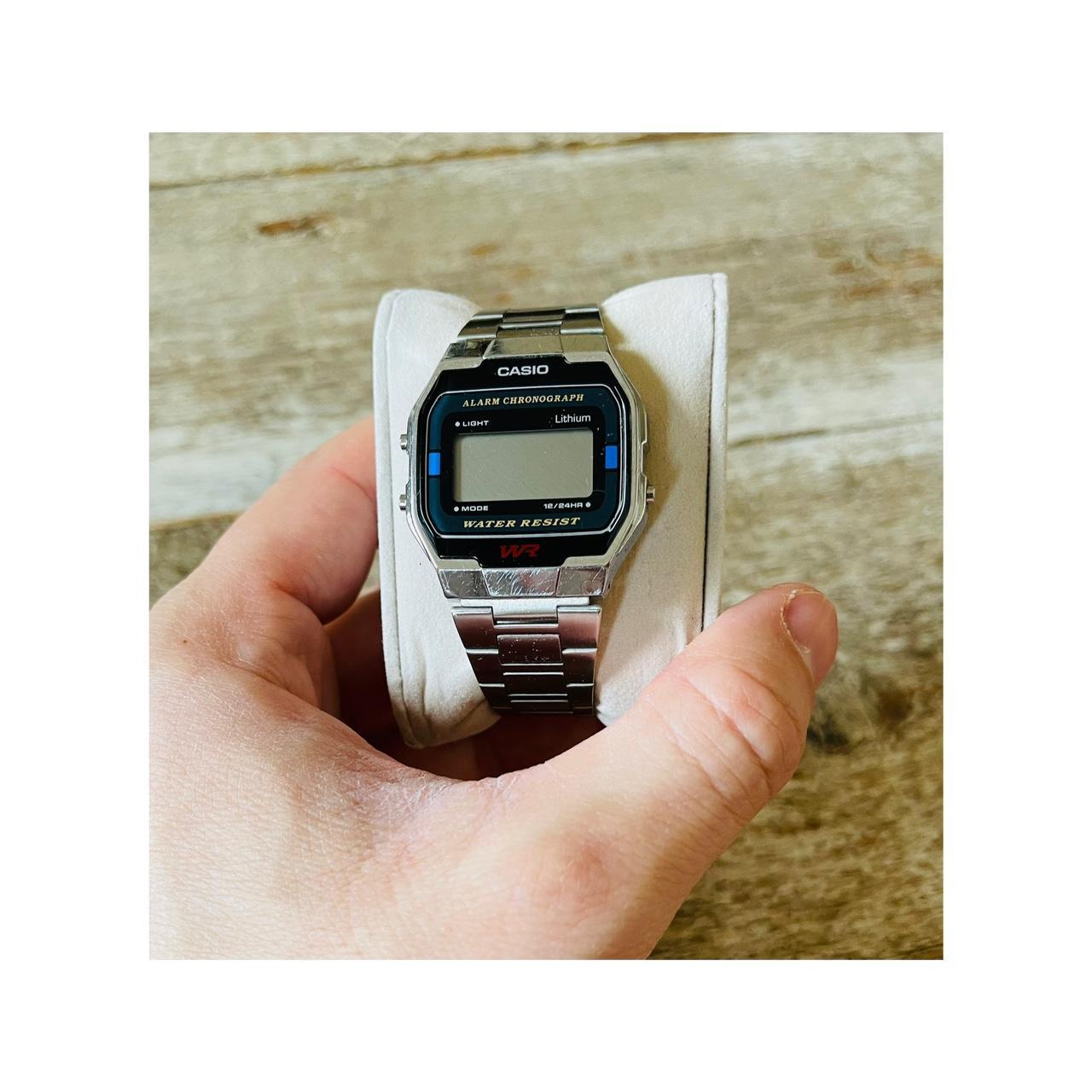 Casio vintage silver watch. Needs battery change. - Depop