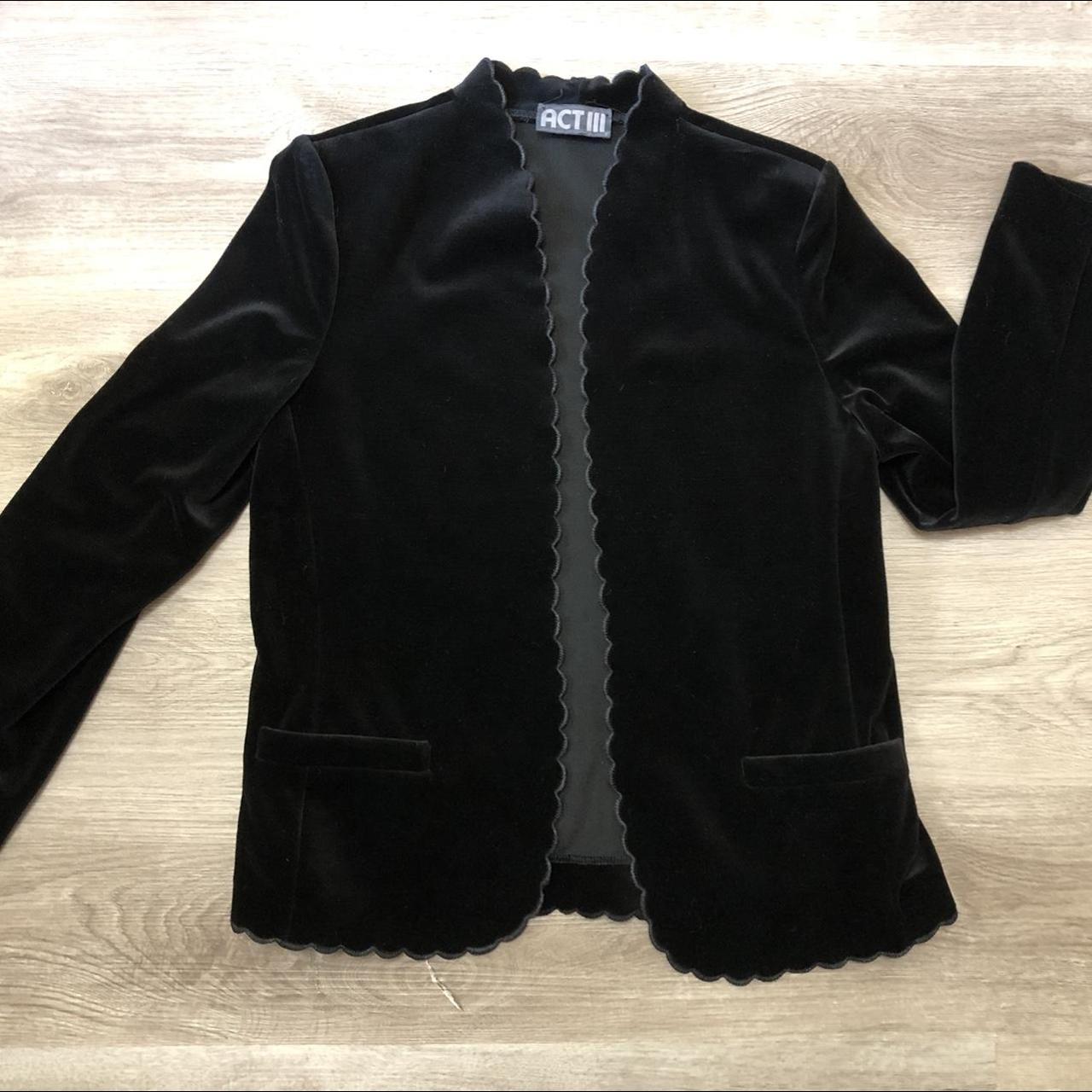 Vintage 80s Act III luxurious black velvet scalloped... - Depop