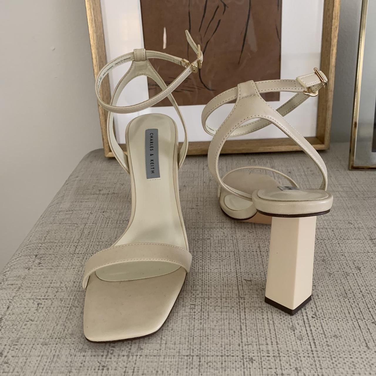 Women's Cream Courts | Depop