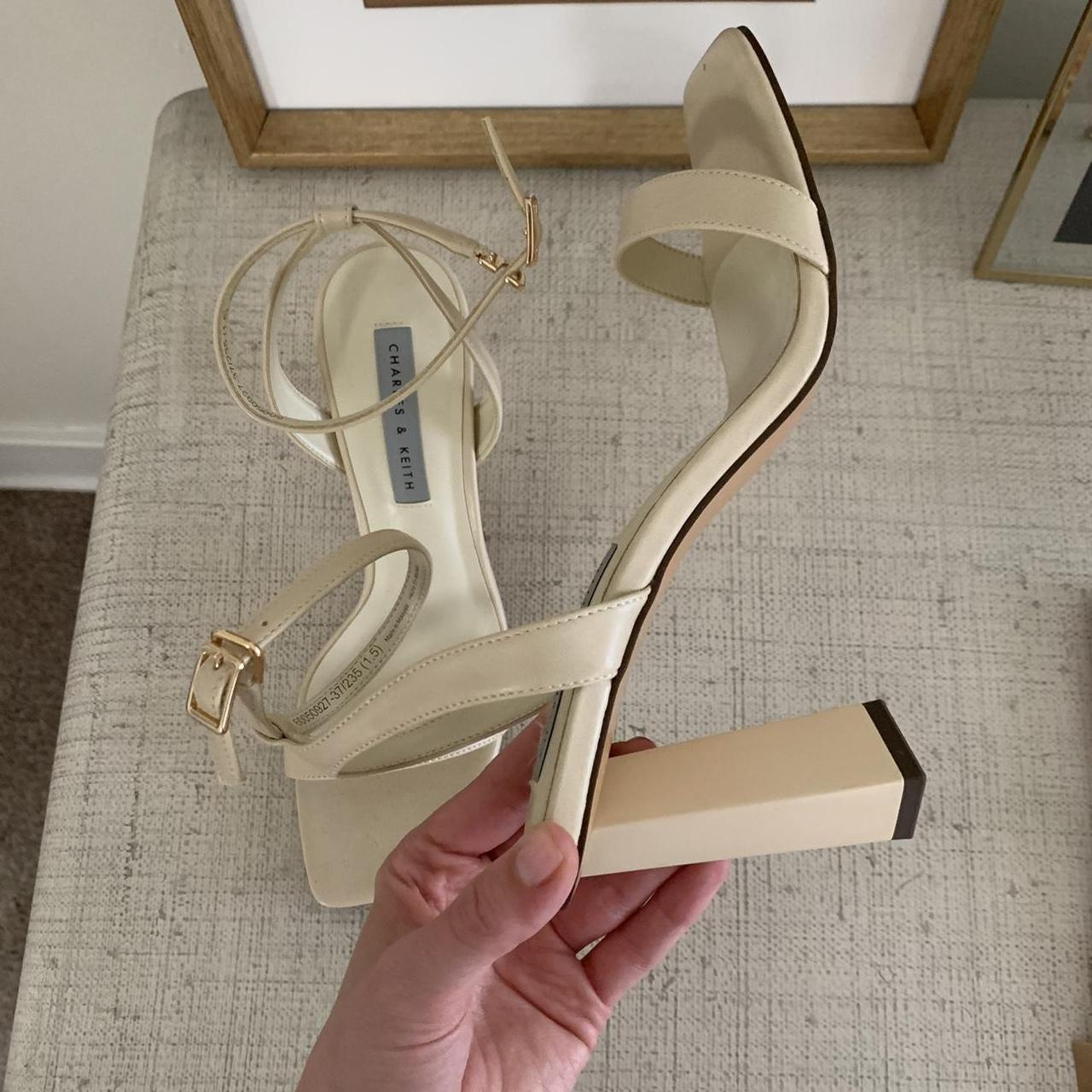 Women's Cream Courts | Depop
