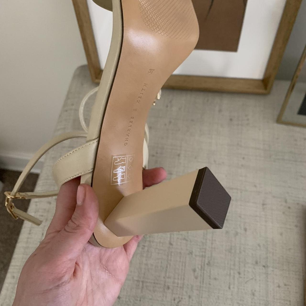 Women's Cream Courts | Depop