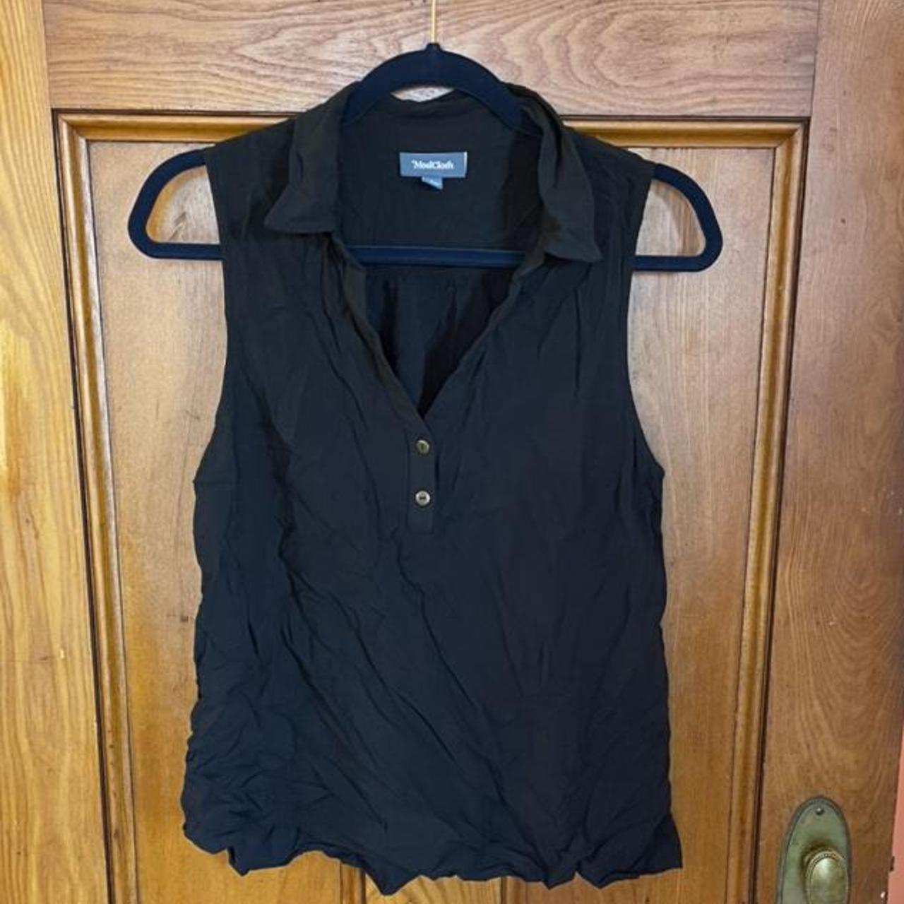 Black sleeveless v neck ModCloth top with collar and... - Depop