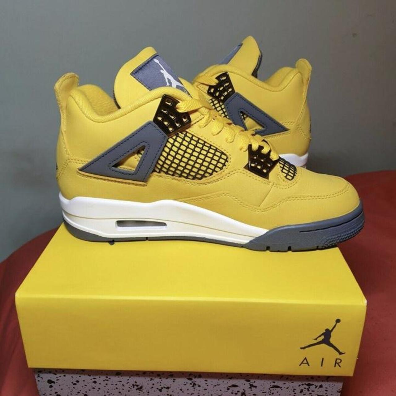 Jordan Men's Yellow and Black Trainers | Depop