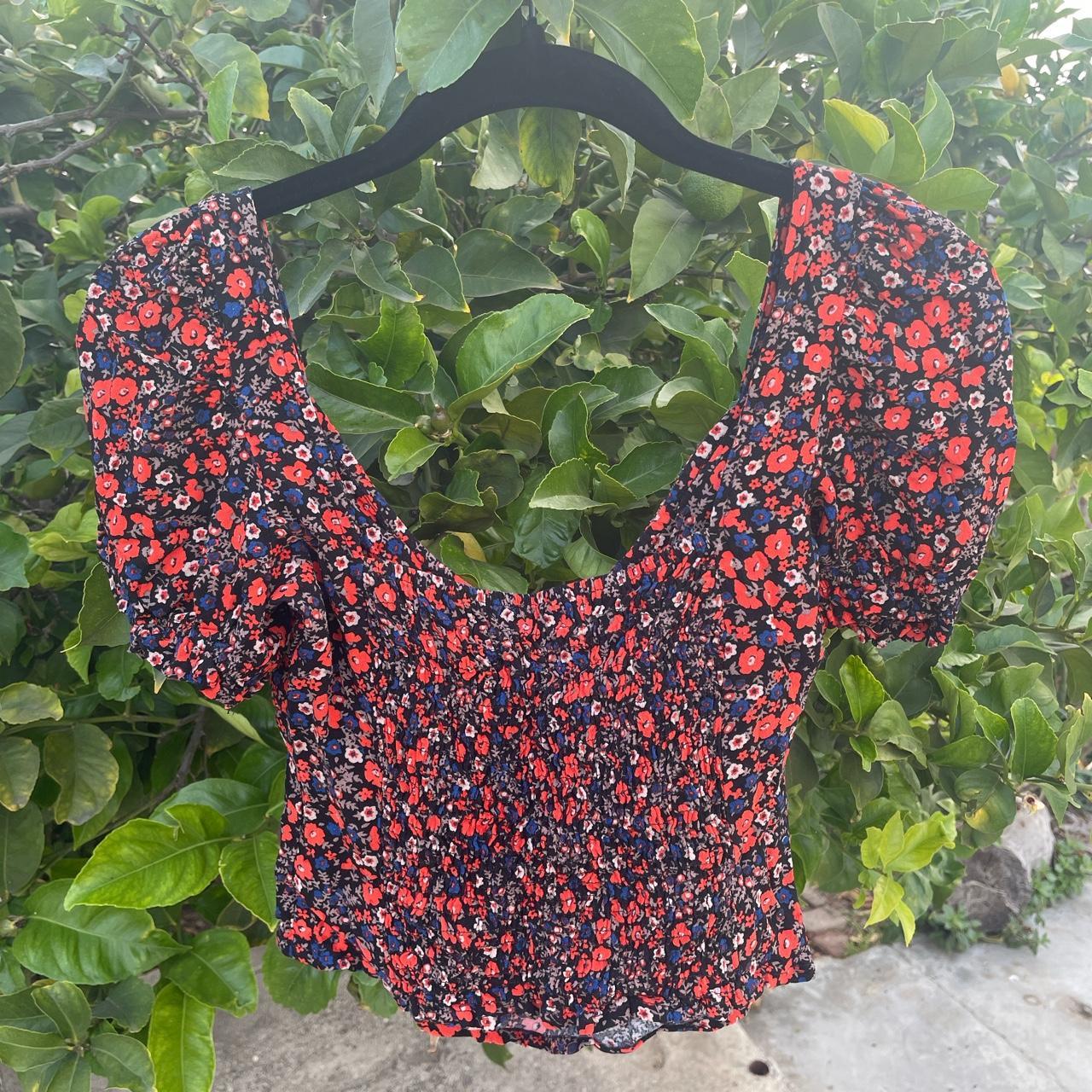Absolutely Beautiful Floral Crop Top 🌸🥰 Brand Ten Depop