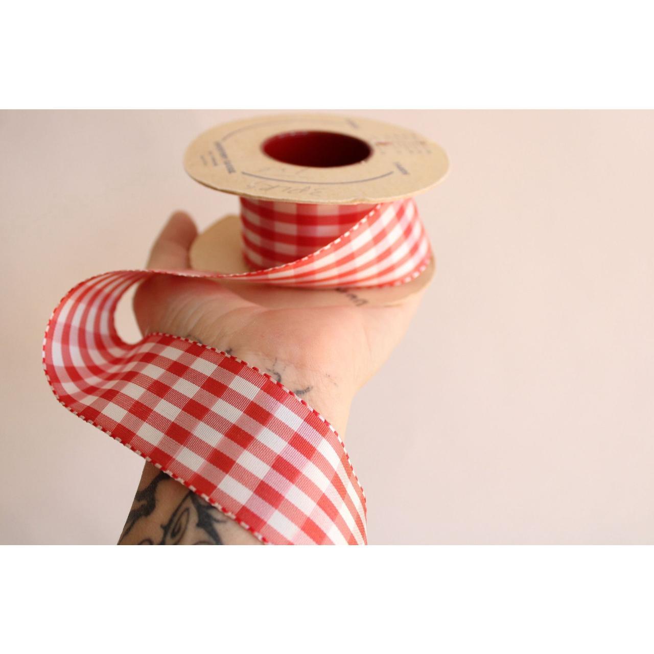 This gorgeous vintage ribbon trim is red and white... - Depop