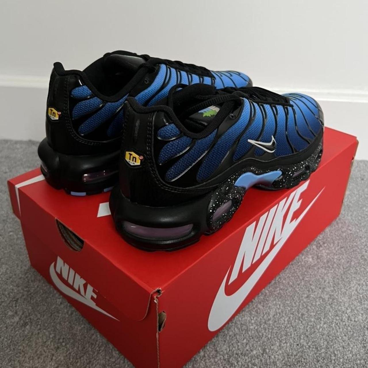Nike Men's Blue and Black Trainers | Depop
