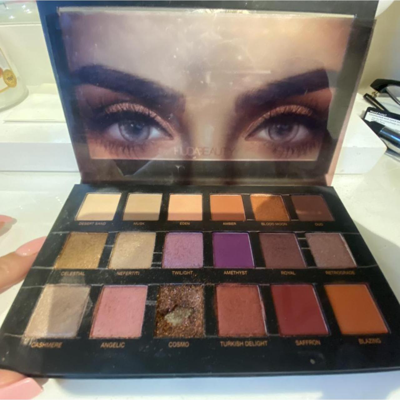 HUDA BEAUTY DESERT DUSK PALLET 1 shade used in the... - Depop