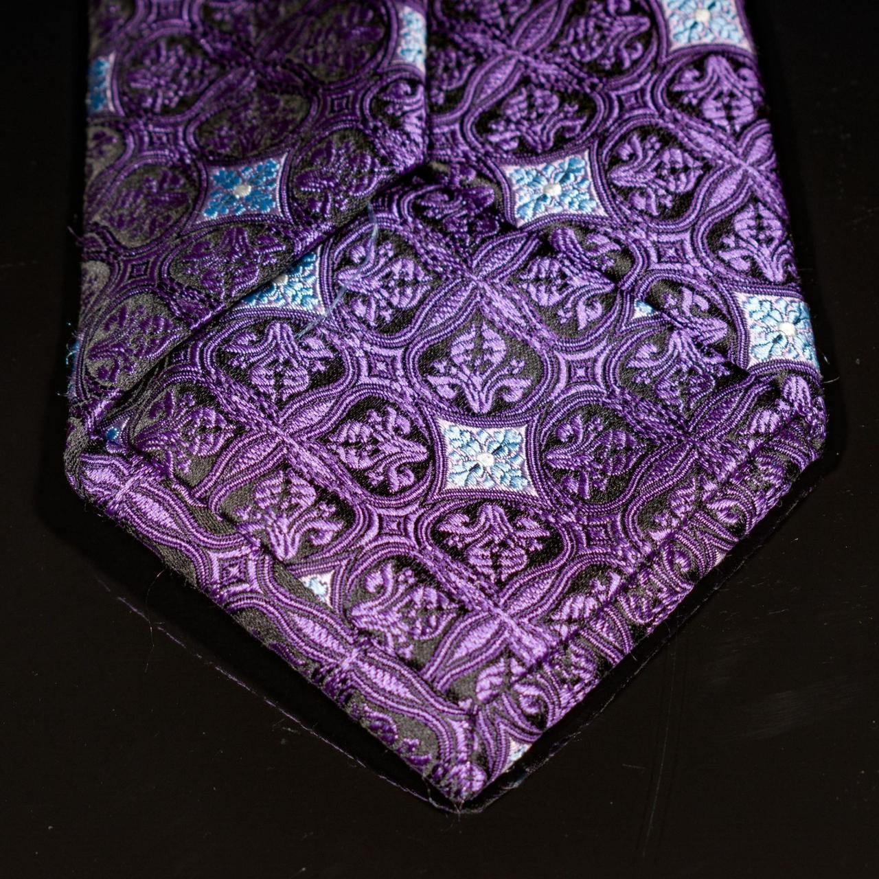 Features: • Line: Ike Behar • Pattern:... - Depop