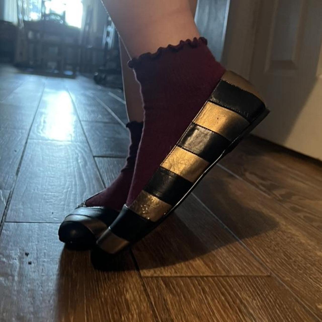 Striped Perry Ellis flats size 7 - Depop