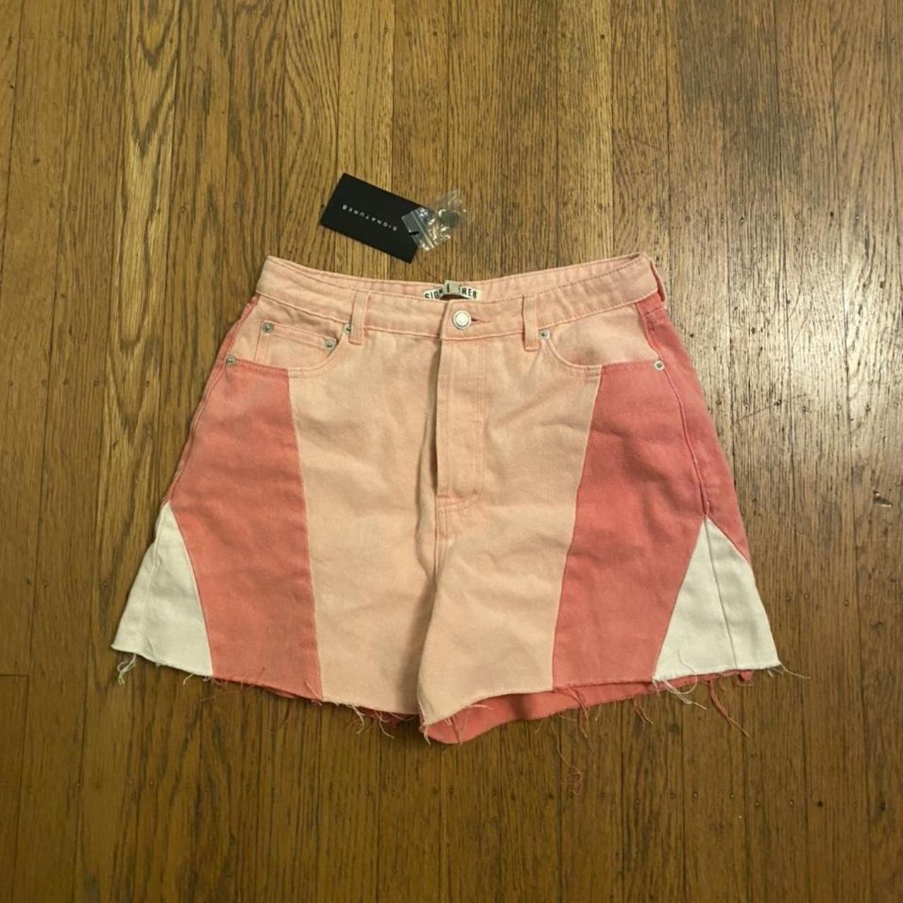 Adorable pink color block shorts! I bought these... - Depop