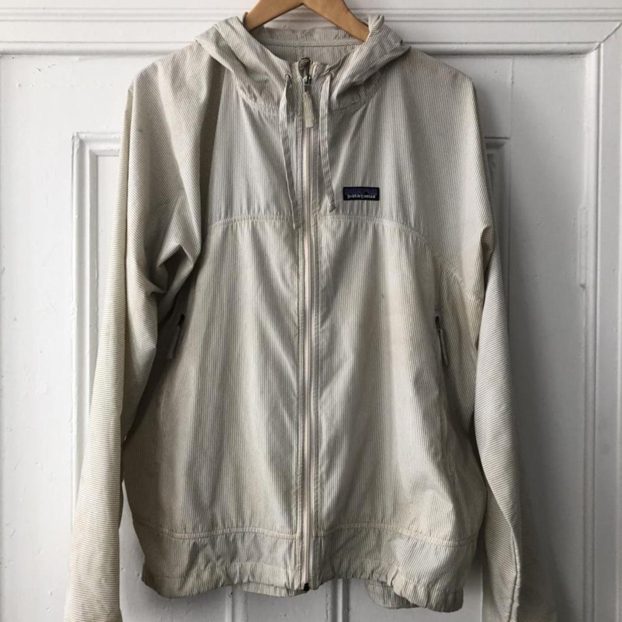 Patagonia lightweight full zip windbreaker / L /... - Depop