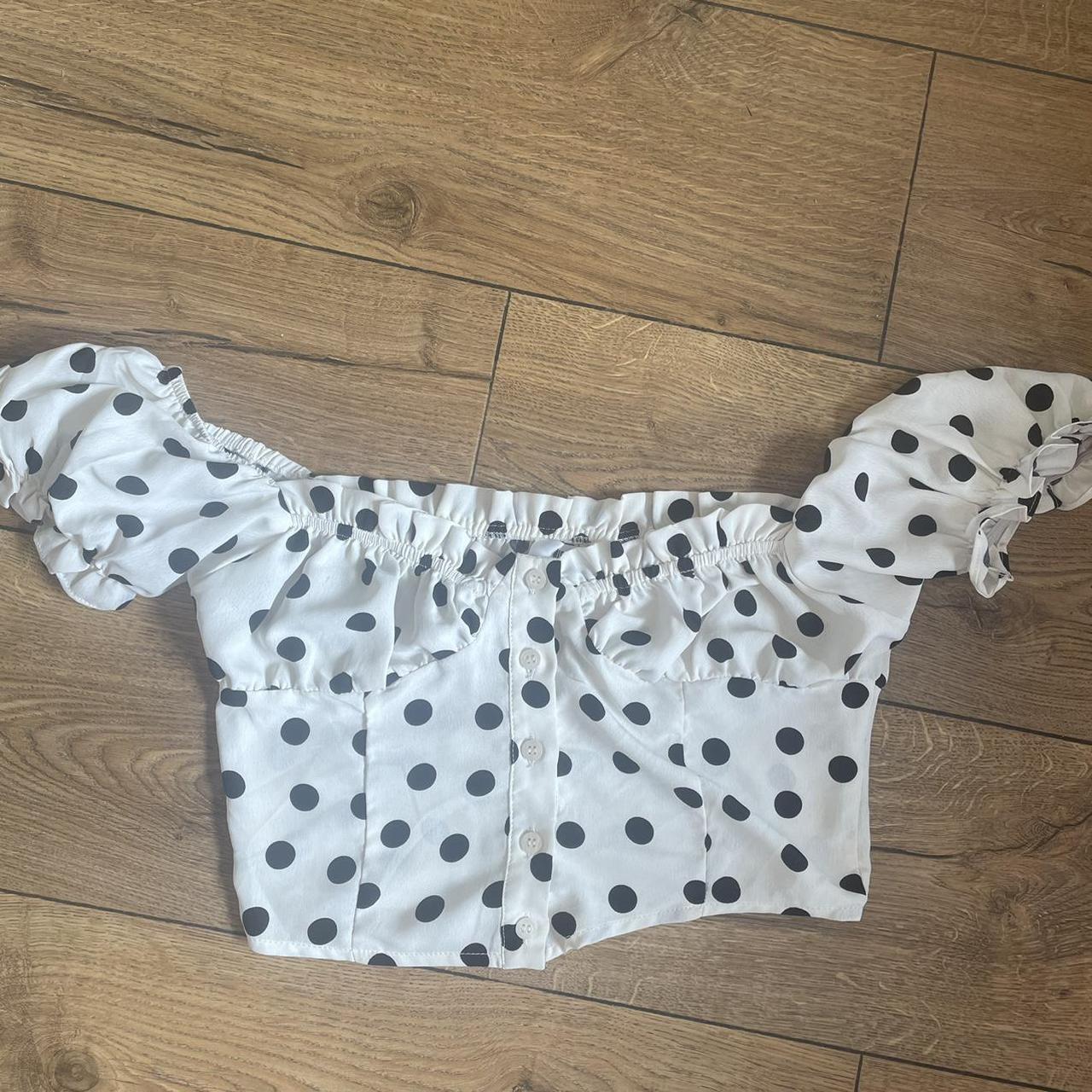 Women's White and Black Crop-top | Depop