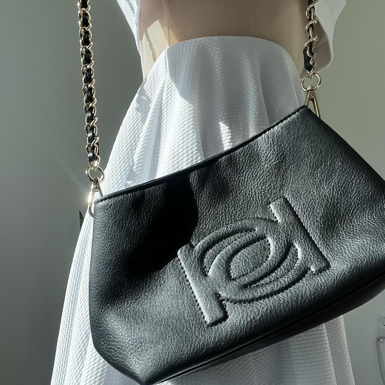 Black & Gold BEBE Crossbody Purse ꧂ A simple,... - Depop