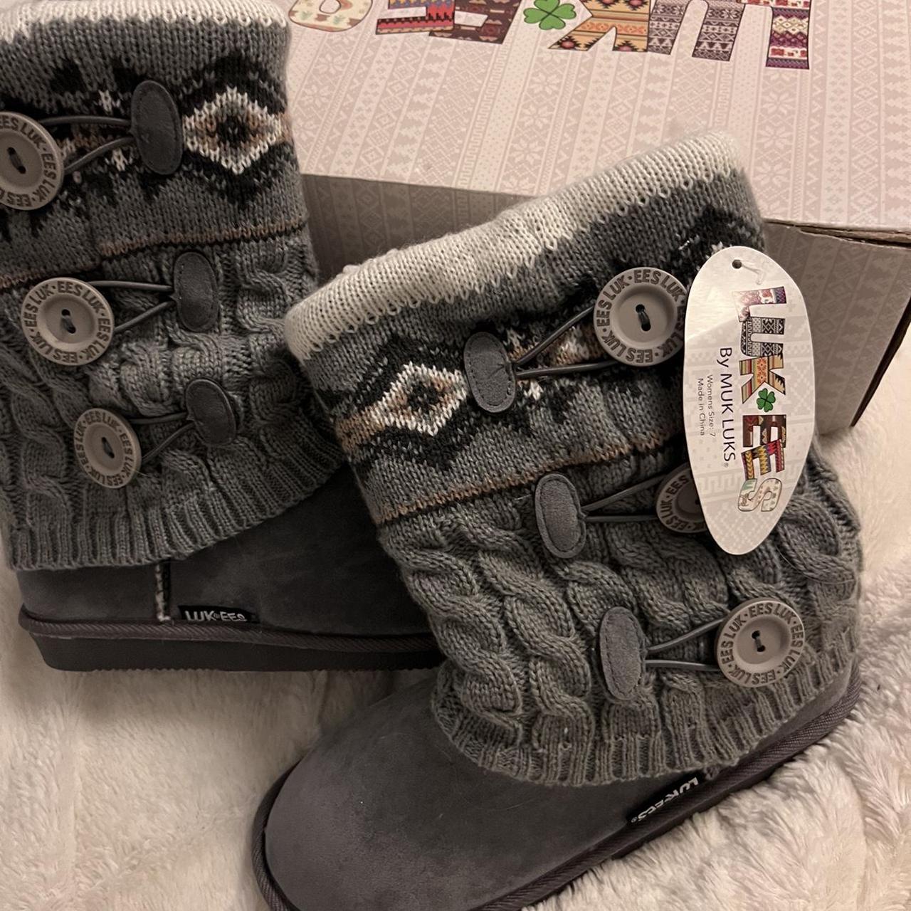 Muk Luks Women's Grey and Black Boots | Depop