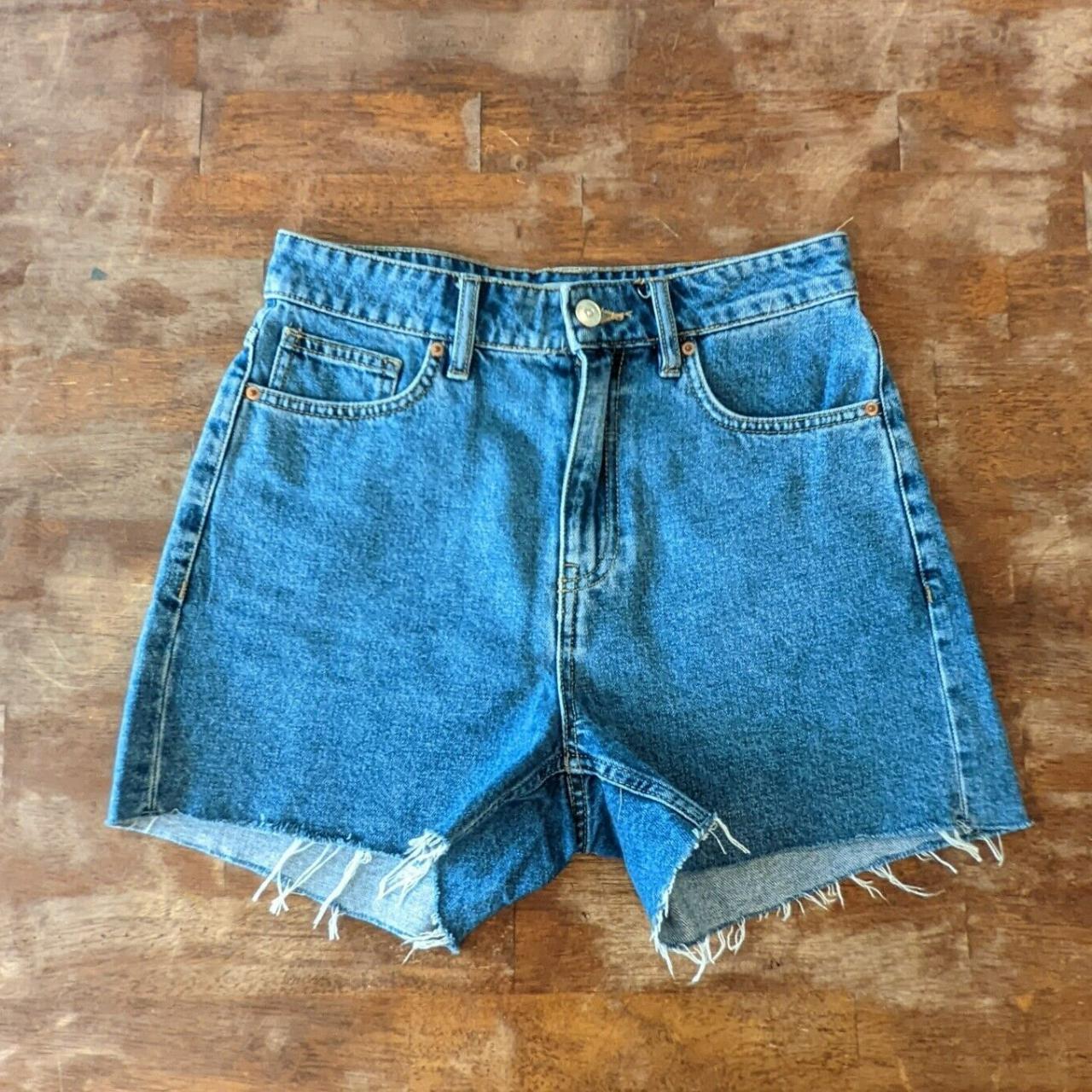 H&M DIVIDED Size 4 Mom Shorts High Waist Blue Jean... - Depop