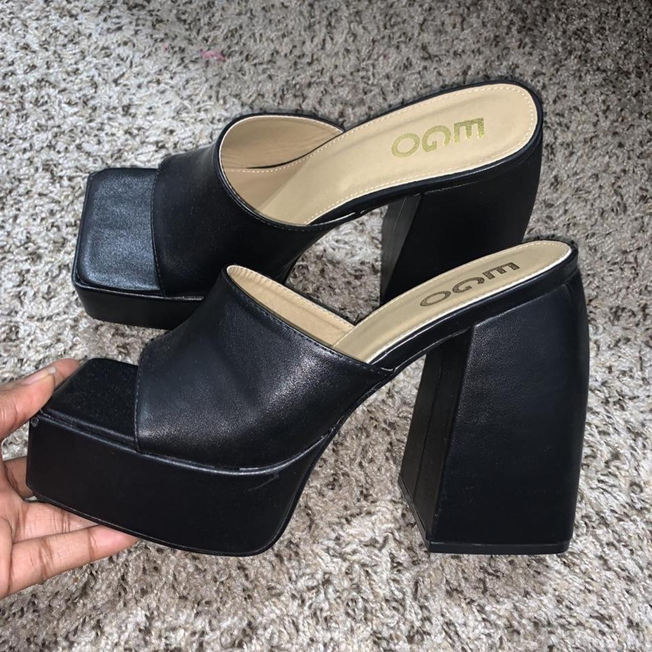 SQUARE PEEP TOE PLATFORM BLOCK HEEL MULE IN BLACK... - Depop