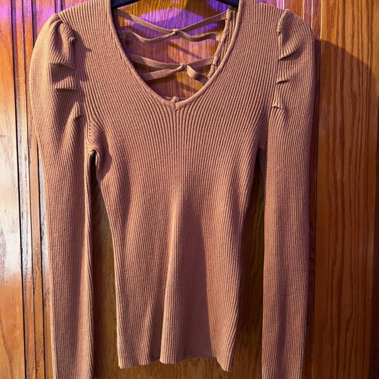 Very nice top only worn once size small not stains... - Depop