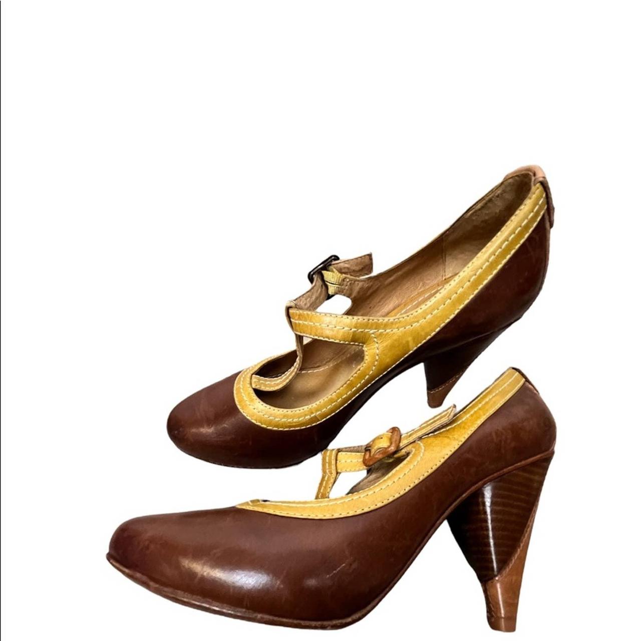 FOSSIL Heels Pointed Toe Vintage Genuine Leather... - Depop