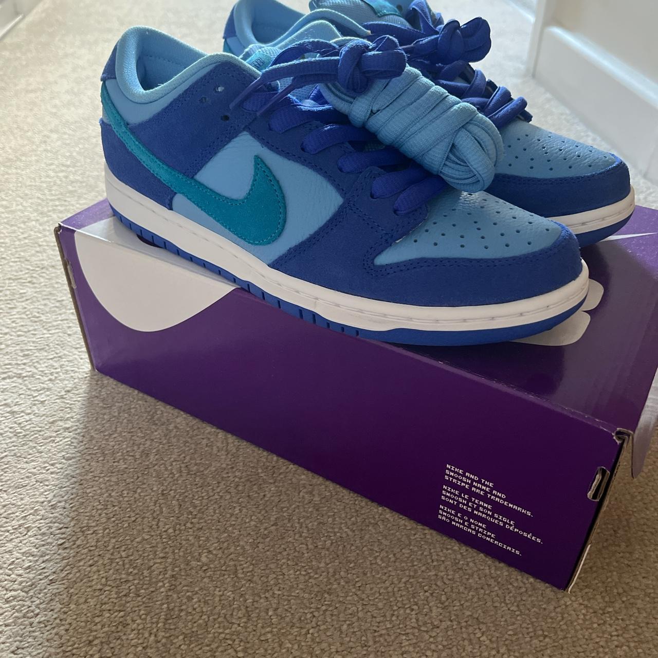 Nike Men's Blue Trainers | Depop