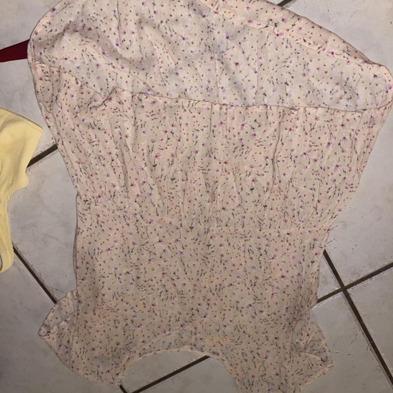 SIM AND SAM Cute shirt Size M - Depop