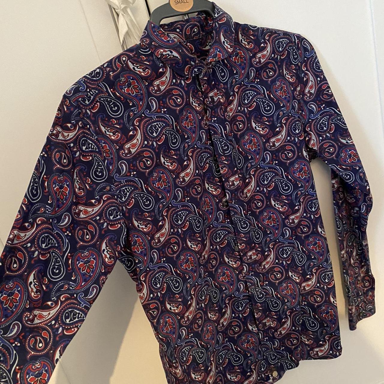 Small Paisley pretty green shirt! Fantastic... - Depop