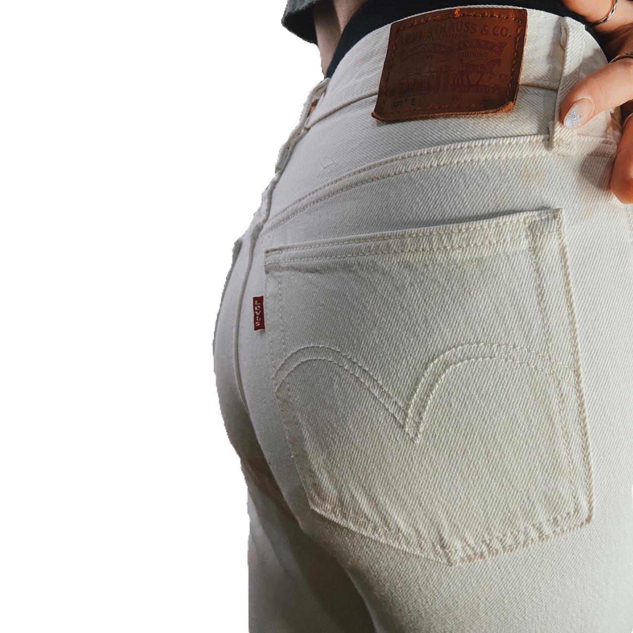 Levi's Women's White Jeans | Depop