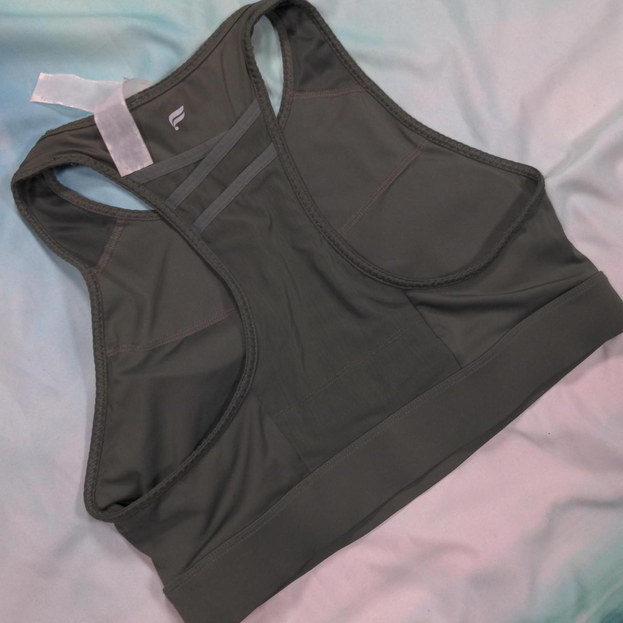 Fabletics Women's Green Crop-top | Depop